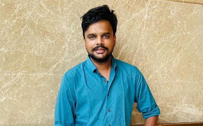 திடீர் மாரடைப்பால் உயிரிழந்த பிரபல இளம் திரைப்பட விமர்சகர் ...